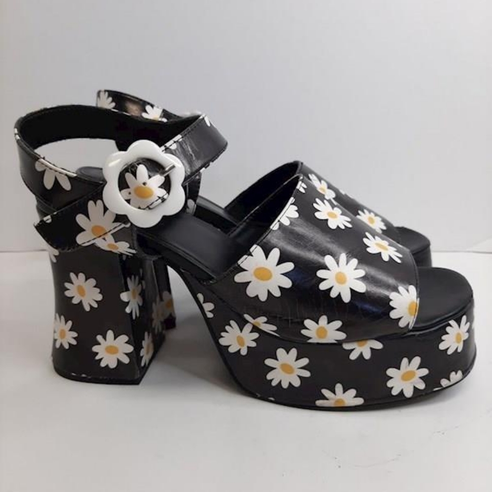 Rare Delia's Daisy Platform Heels - Gem